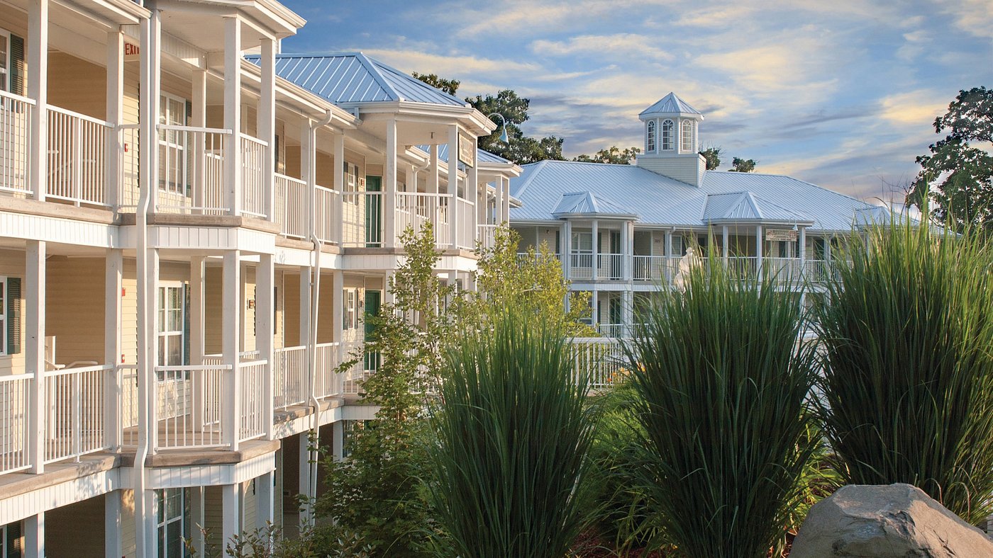 Holiday Inn Club Vacations Fox River Resort - Timeshare Broker Associates